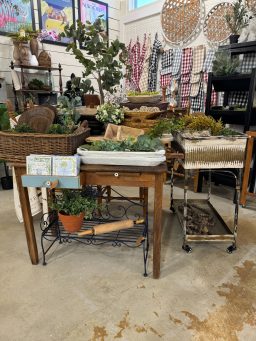Home [www.ivyhouseantiques.com]